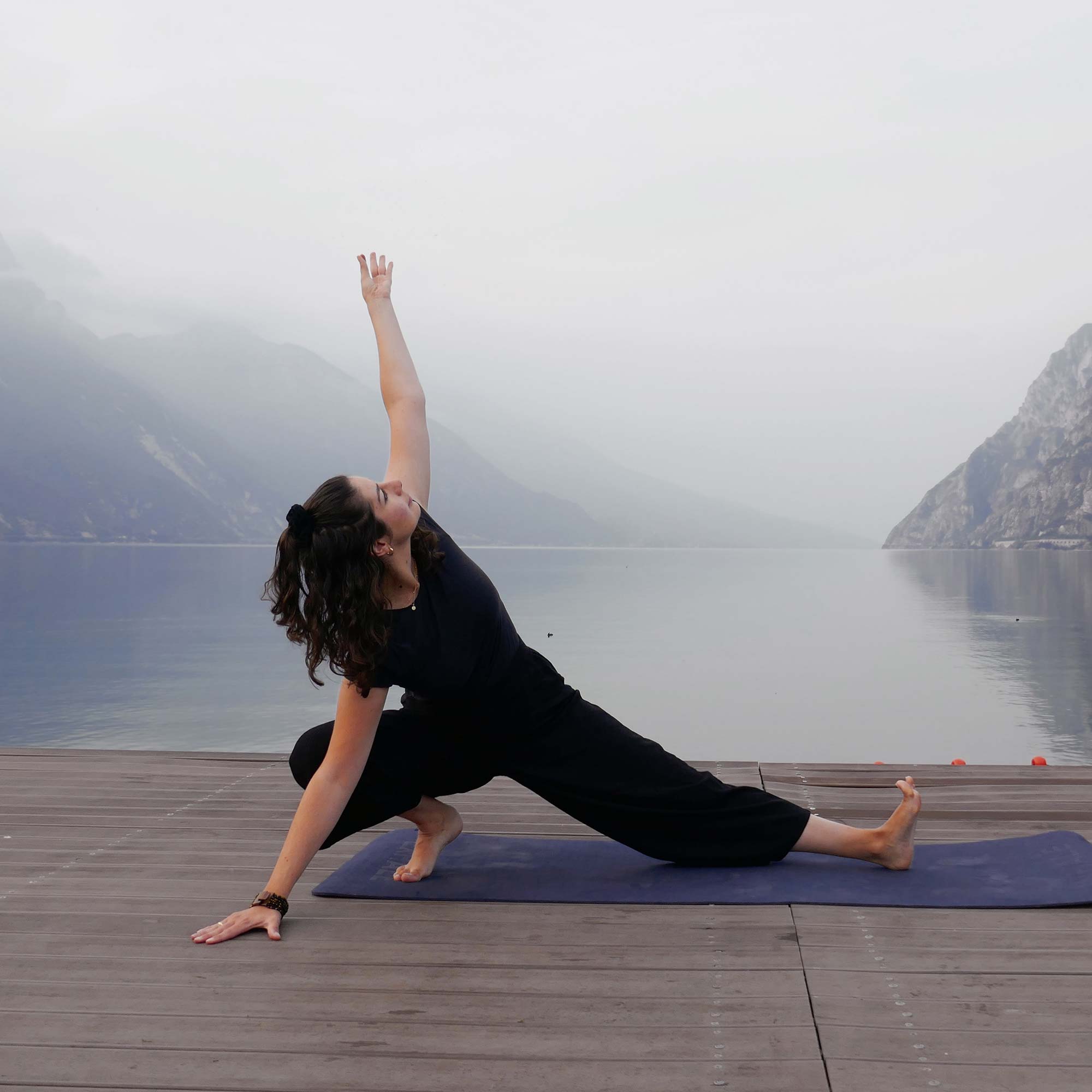 Liquid Flow Yoga - Doris Tanzdiele